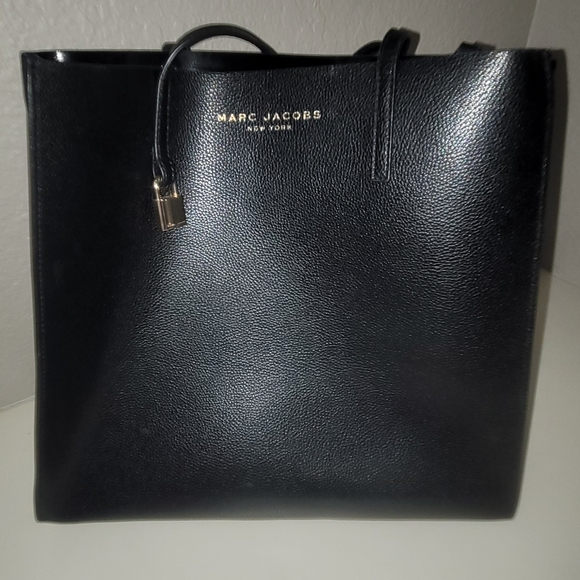 Marc Jacobs | Bags | Authentic Marc Jacobs Tote Excellent Condition ...